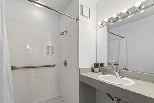 Deluxe 5-bedroom Walk Everywhere In Over The Rhine - Madeira, OH