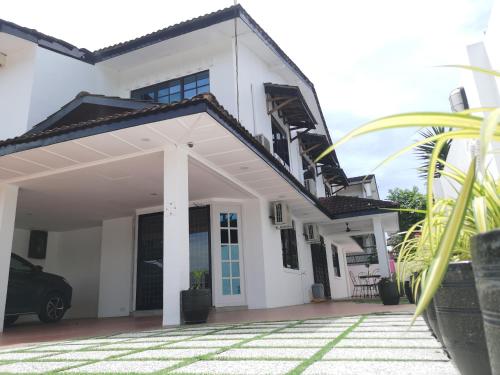 Jb City 5 Bedroom Semi-d Near Ksl,mid Valley ,Berjaya Waterfront - Johor Bahru