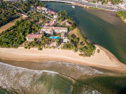 11 Best Hotels in Mirissa, Sri Lanka