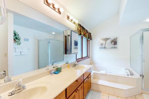 Whispering Pines 323 - Taylor Lake, Hesperus