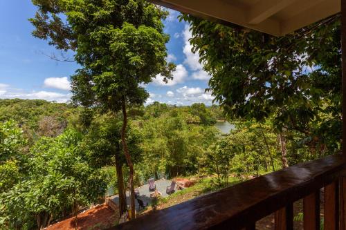 Mountain Lake Island Cabin Sierra - For Family Getaway - Cavinti