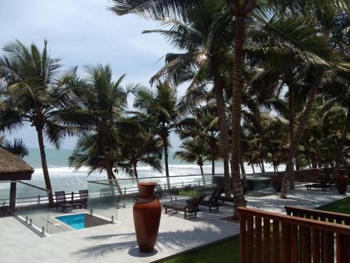 The Big Blue Resort & Spa, Kasoa from $66 - Book Now