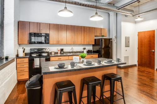 Ny Style Centric Loft With King Bed By Park Ave - Rochester, NY