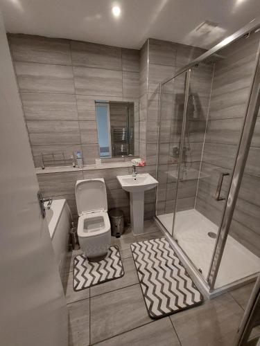 Superb 2 Bedroom Flat, Sleeps 6 - Croydon