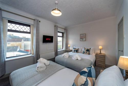 Spacious 5br Home With Parking - Llanelli