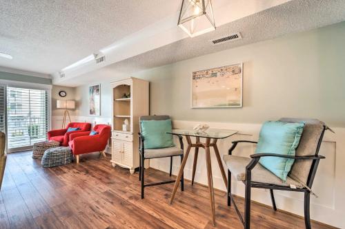 Bright Carolina Beach Condo - Walk To Shore! - Carolina Beach