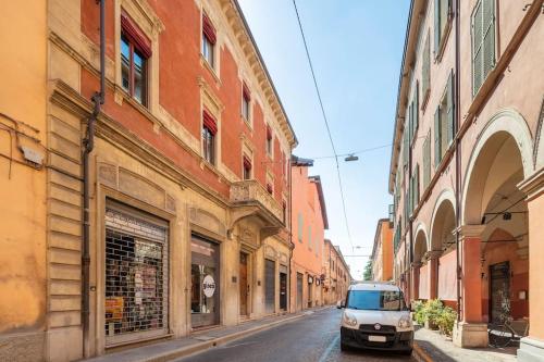 Central Elegant Apartment - Liberty House - Bologna