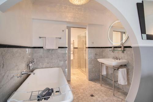 Josephines Luxury Accommodation | Australia - Venue Report