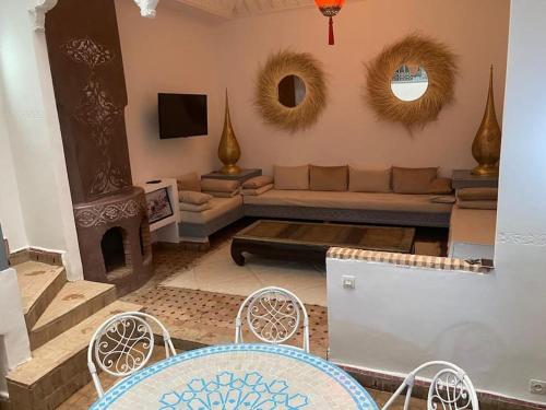 Ryad De Charme Authentique Piscine Calme - Marakeş