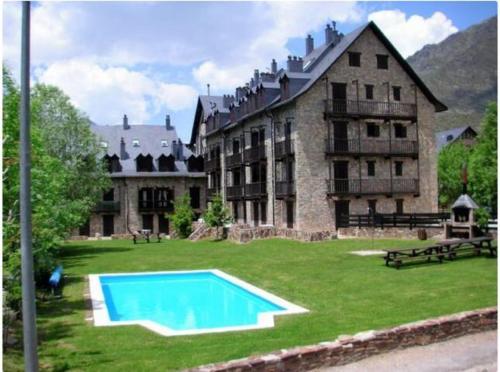 Chimenea En Invierno, Piscina En Verano - Herbasabina 3 - Taüll
