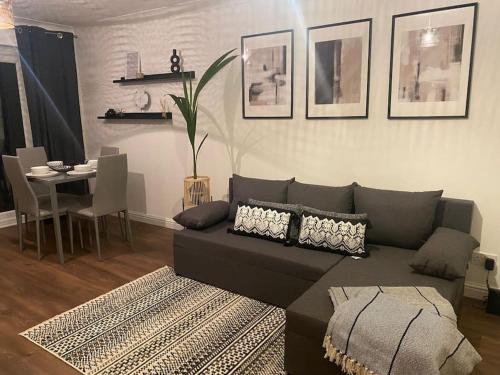 Luxury 2 Bedroom House - Dunstable