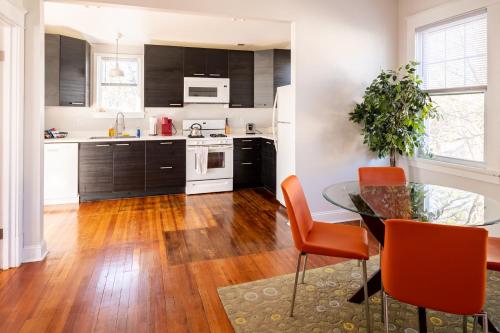 Contemporary 3-bedroom Home With Balcony In Rva - Richmond, VA