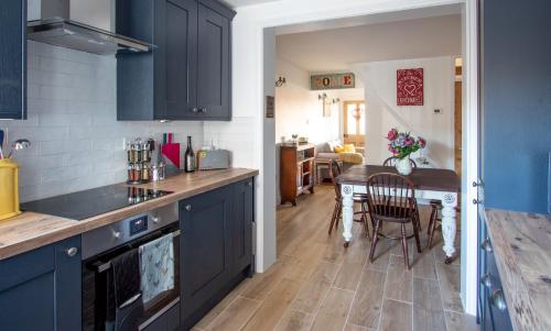 Stylish Town Centre House With Garden And Parking Opposite - Suffolk