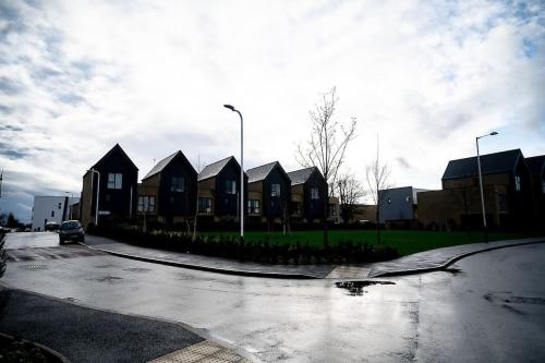 Exquisite Cozy House, Close To Train Station And Amenities - Romford