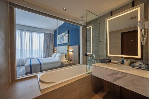 10 Places to Stay Near The Mall, Mid Valley Southkey | Book Hotels ...