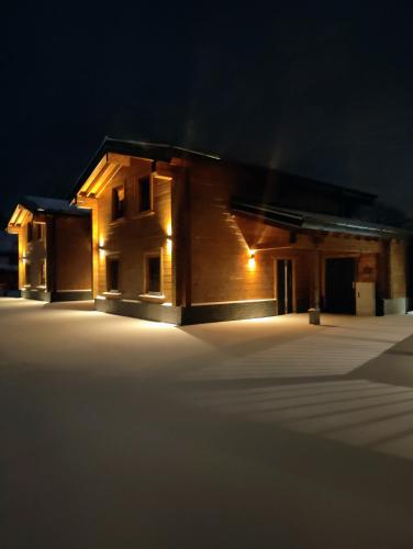 Chalet Momage Dichtbij Skiliften, Skiverhuur En Bikepark! -