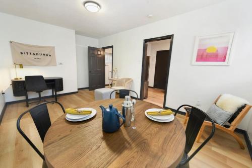 Hostwise Stays - Butler St - Private Entrance On Ground Floor - Lower Lawrenceville - Pittsburgh, PA