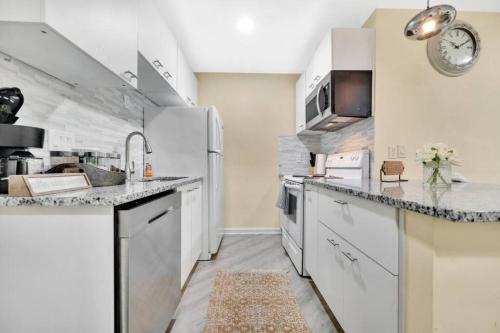 Cozy 2 Bedroom Pineville-matthews Duplex Sleeps 8 - Charlotte, NC