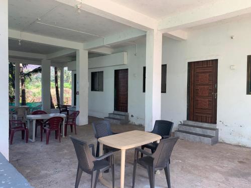 4 Best Beach Resorts Near Kelshi, India - Updated 2024 | Trip101