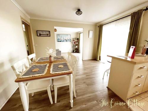 Corner Cottage - Dandenong