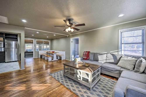 Fayetteville Vacation Rental - 2 Mi To Dtwn! - Fayetteville, AR