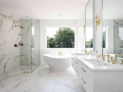 New! Pure Luxury W Private Pool/spa & Game Center! - Golden, CO