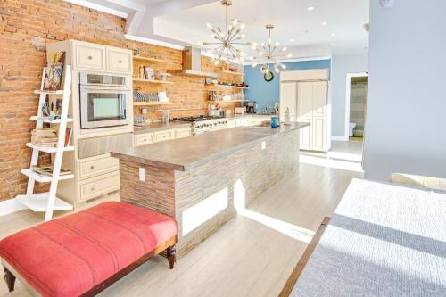 A Dreamers Oasis (Private Patio & Rooftop) - Cherry Hill, NJ