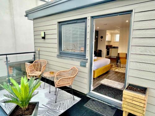 A Cozy Hideaway With Balcony - Close To Beach - Dorset