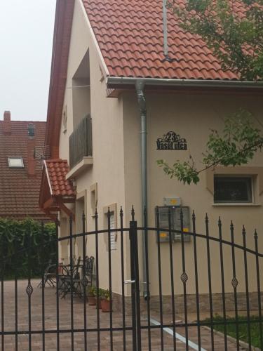 Napsugar Apartmanhaz - Balatonlelle