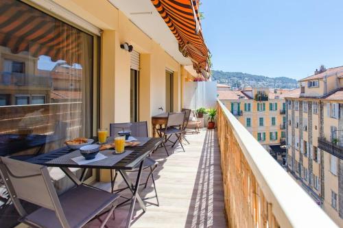 #4 Staywizus - Papon Parking Climatise Terrasse & Wifi 5mins A Pieds Du Vieux Nice - Ibis Styles Nice Centre Port