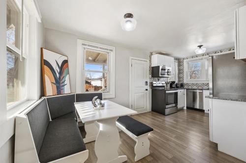 Peaceful Home W/ 4br, Big Yard And Amazing Art - Englewood, CO