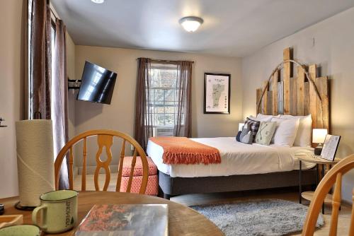 Long Trail Suite At The Bridgewater Inn - Woodstock, VT