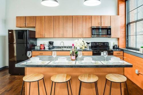 Centric Ny Style Loft W/king Bed - Rochester, NY