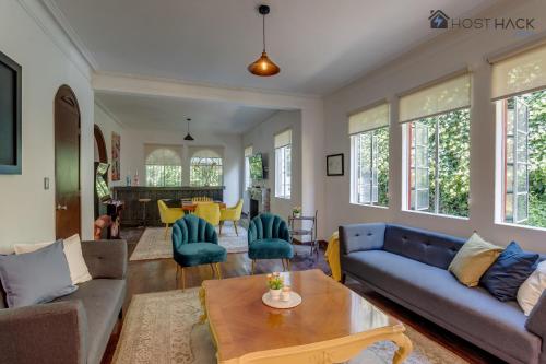 Refurbished Mansion With Garden & Patio In Las Lomas - Monte Blanco - Mexico City