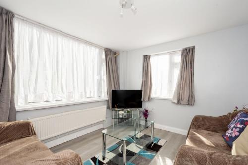 Blueville House, Bluewater, 4 Bedroom Houses, Greenhithe, Dartford, Kent-hosted By Castile Accommoda - Dartford