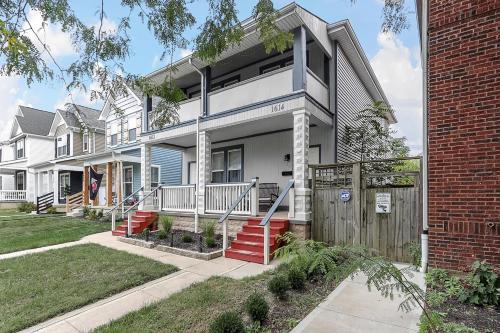 Chic 2br Near Dt, 8 Min Walk To Park&conservatory - Grove City, OH