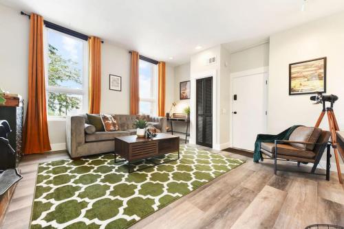 Hostwise Stays - The Grandview - Great City Views - Private Parking - Pittsburgh