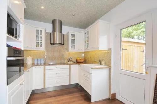 Tj Homes - Luxury Studio Suite With Garden View - Next To Tube Station London - Ruislip