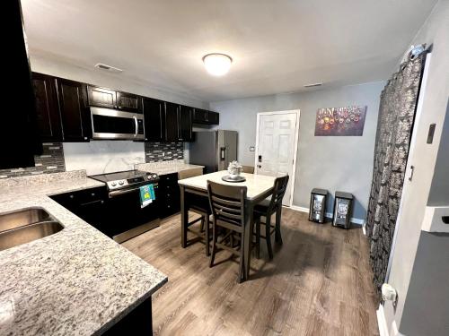 Luxury Townhome Jacksonville, Nc - Jacksonville, NC