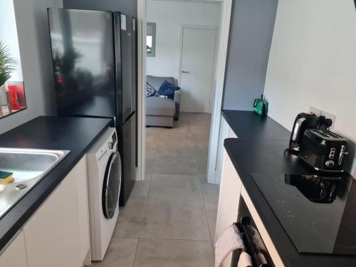 Primrose Stays - 3 Bedroom House - Stoke-on-Trent