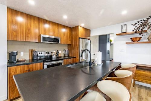 Modern Rustic Stay With Hot Tub Near Downtown - Salt Lake City, UT