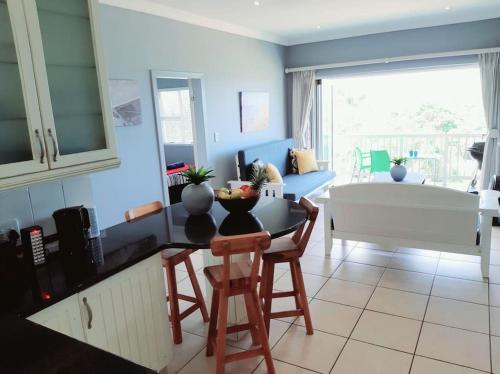 Izinyoni Place, Mangrove Beach Estate - Port Shepstone