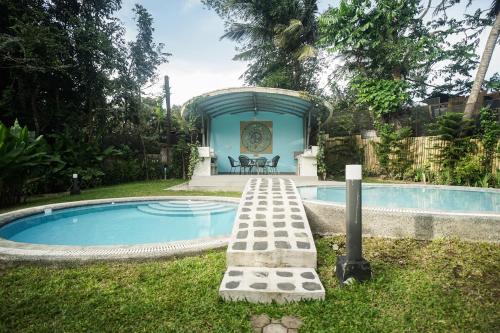 Tagaytay Foothills Cherimoya Estate - Calamba