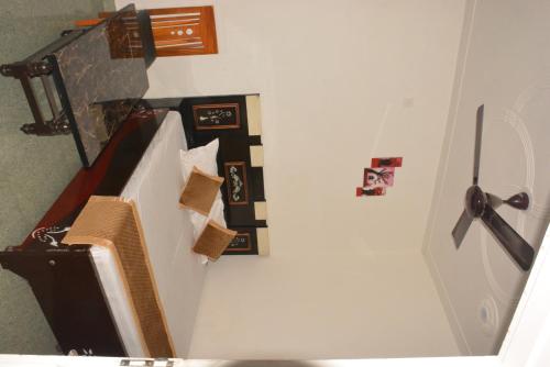 Hotel Holiday - Bharatpur