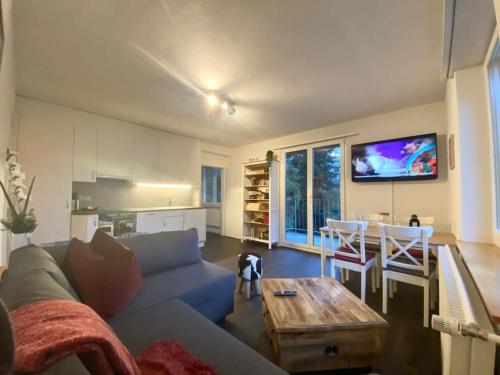 Beautiful Flat With Balcony And Partial Lake View - Weggis