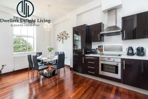 Dagenham - Dwellers Delight Living Ltd Services Accommodation - Greater London , 2 Bed Apartment Wit - Dagenham