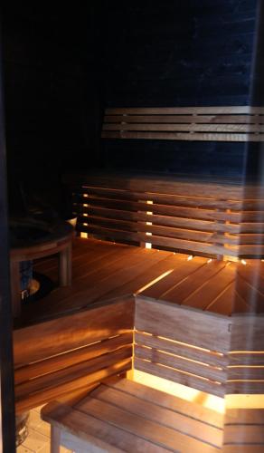 Porthos Ski-in Lodge With Private Hot Tub And Sauna In Lapland - Pyhä Ski Resort