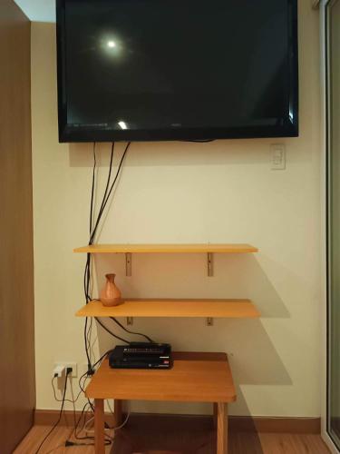 Azure Wave Pool Resort Deals & Reviews, manila | LateRooms.com