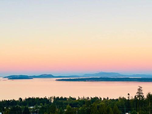 From $54pp - Luxury downtown 2bedroom condo with ocean views, Victoria