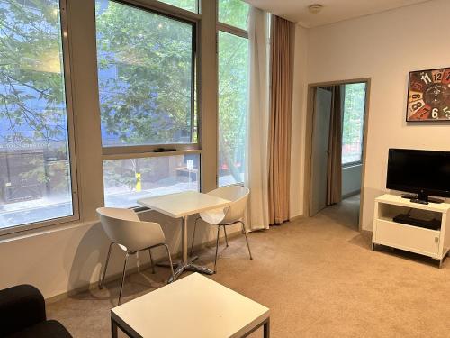 Melbourne Hotels - New Deals for 2023 with Cash Rewards!